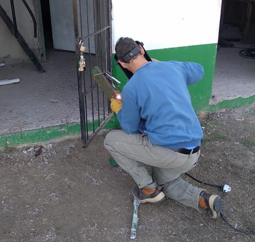 Continúan las obras de mejoras en la cancha de Progreso - Mercurio Noticias